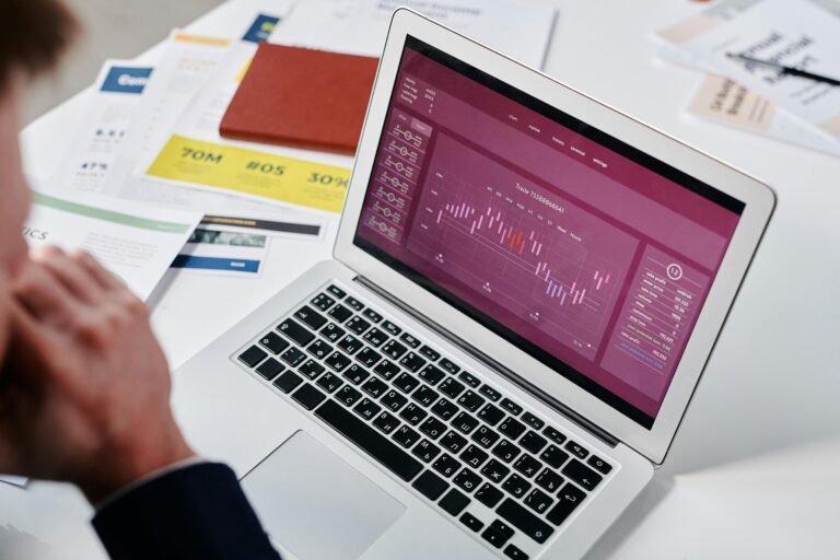 Best Expense Tracking Apps for Small Business Owners in 2026